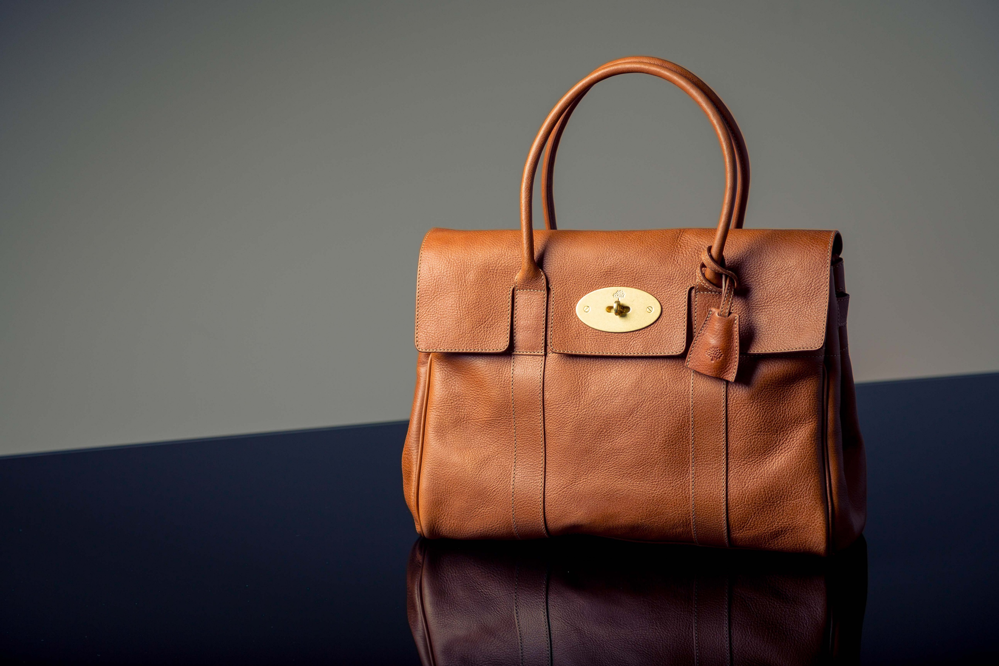 La marque Mulberry déçoit avec des performances mitigées - Luxury Tribune