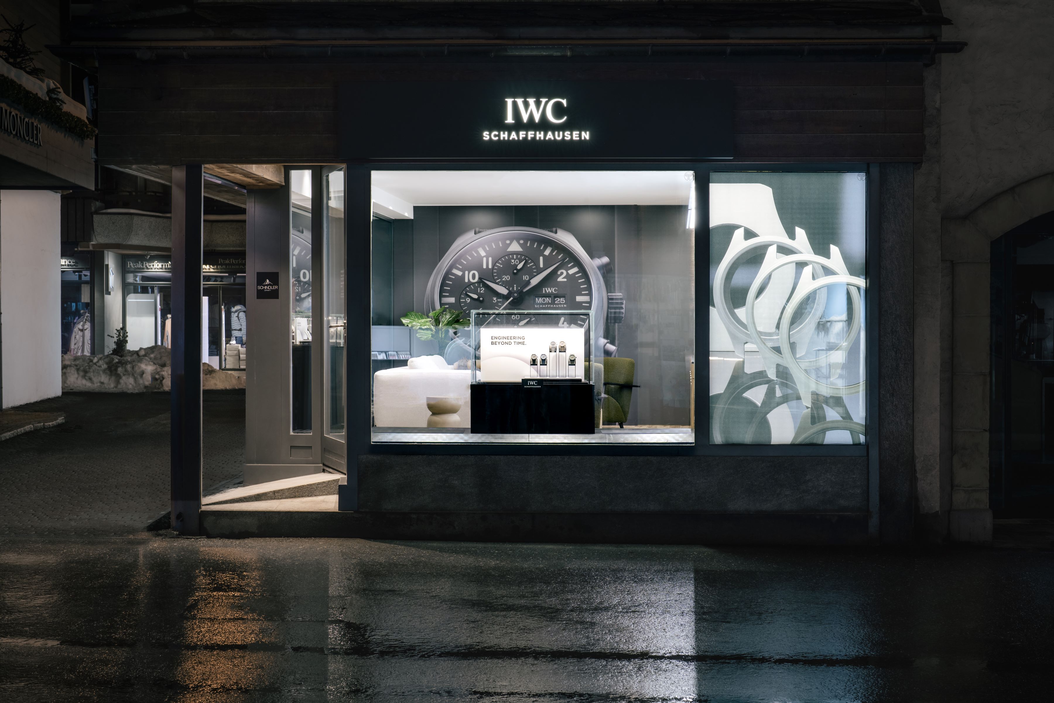 Zermatt welcomes an IWC pop-up store - Luxury Tribune